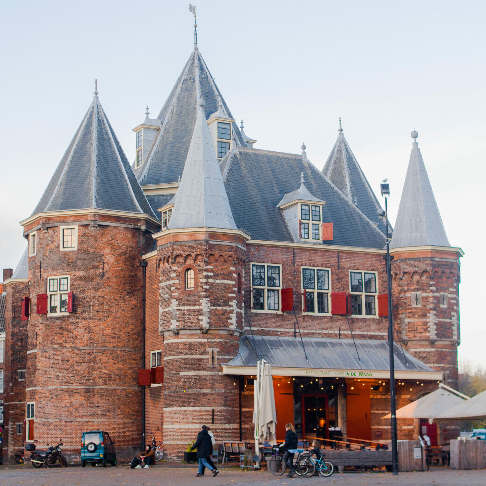 ¿Dónde está la muralla de Ámsterdam? - Camaleontours